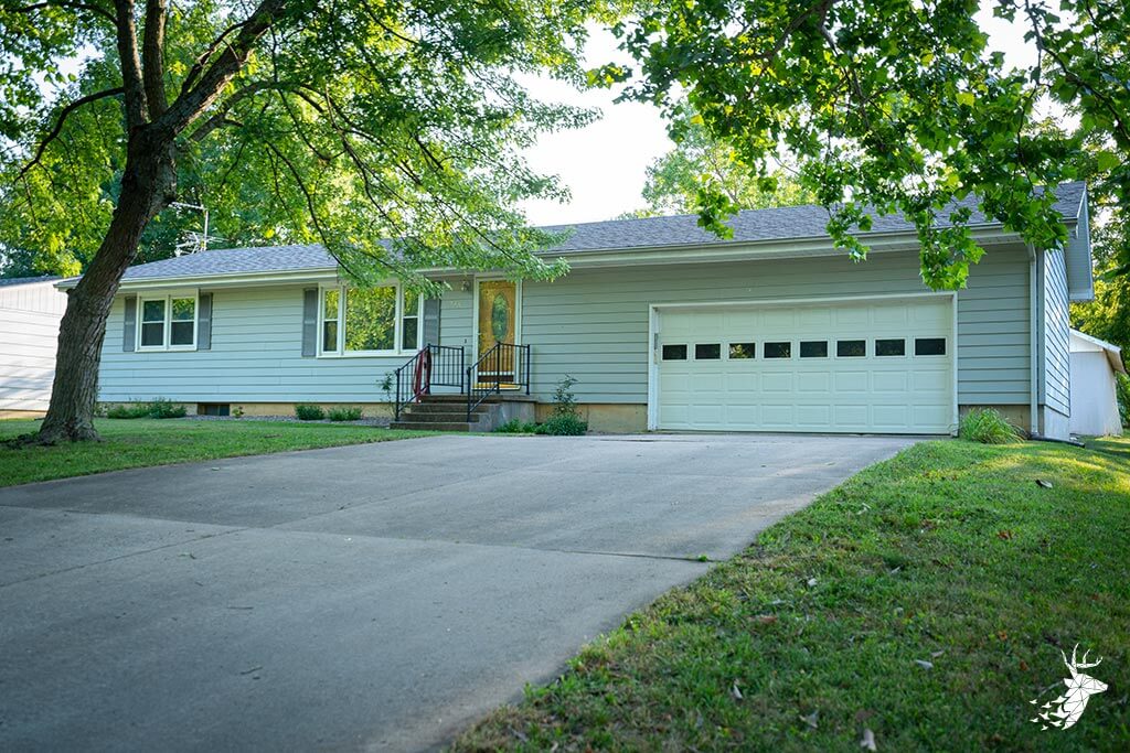 Well Maintained Ranch Style Home!